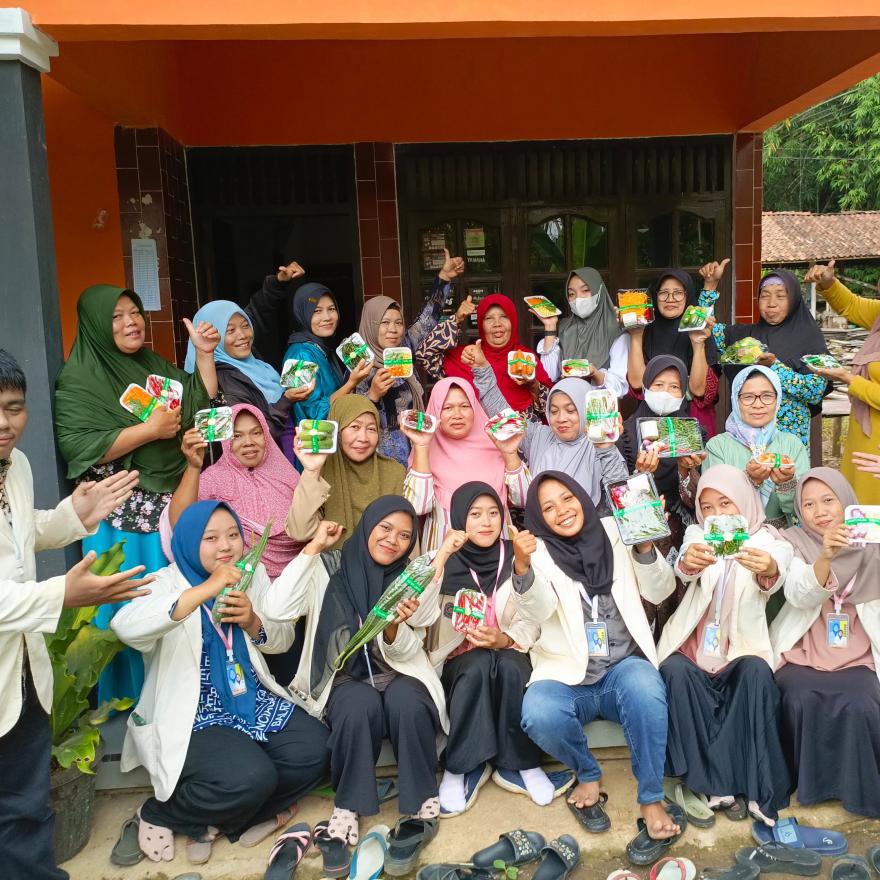 Peningkatan Nilai Jual Sayuran Hasil Program P2L KWT Kenanga - Desa ...